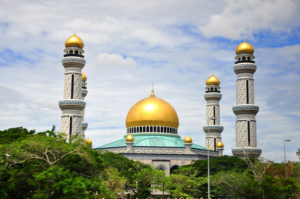 Brunei – the rich Sultanate on Borneo – sLOVEnians travel