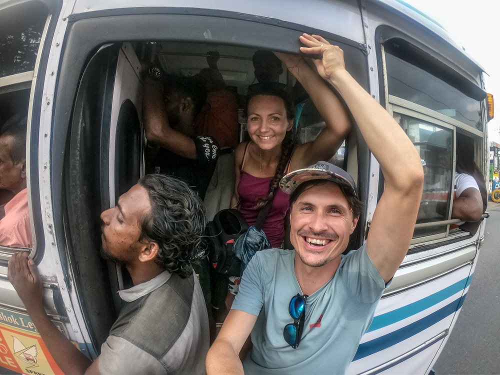 From Nuwara Eliya to Sigiriya by bus – sLOVEnians travel